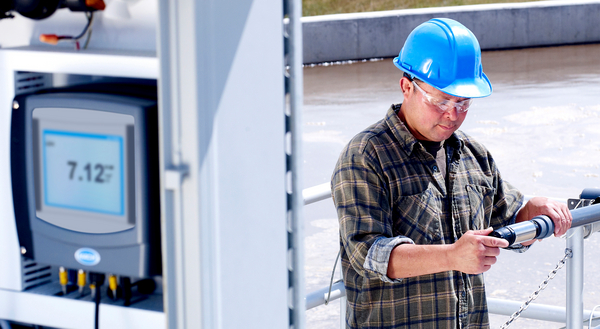 HACH-ONLINE, SC200 Universal Controller: 100-240 V AC with one analog ...